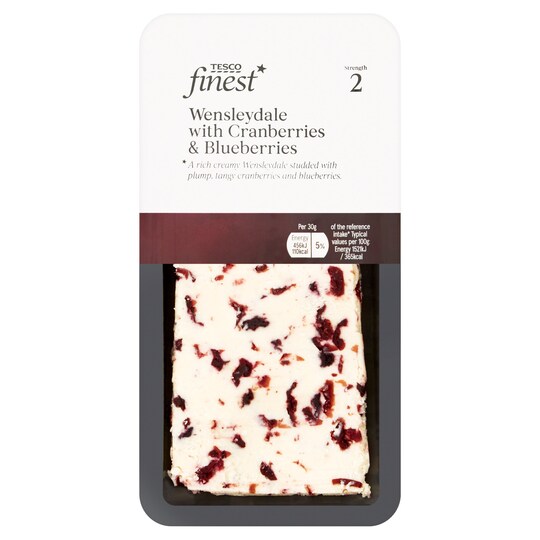Tesco Finest Wensleydale Cheese Cranberries & Blueberry 200G - Tesco ...