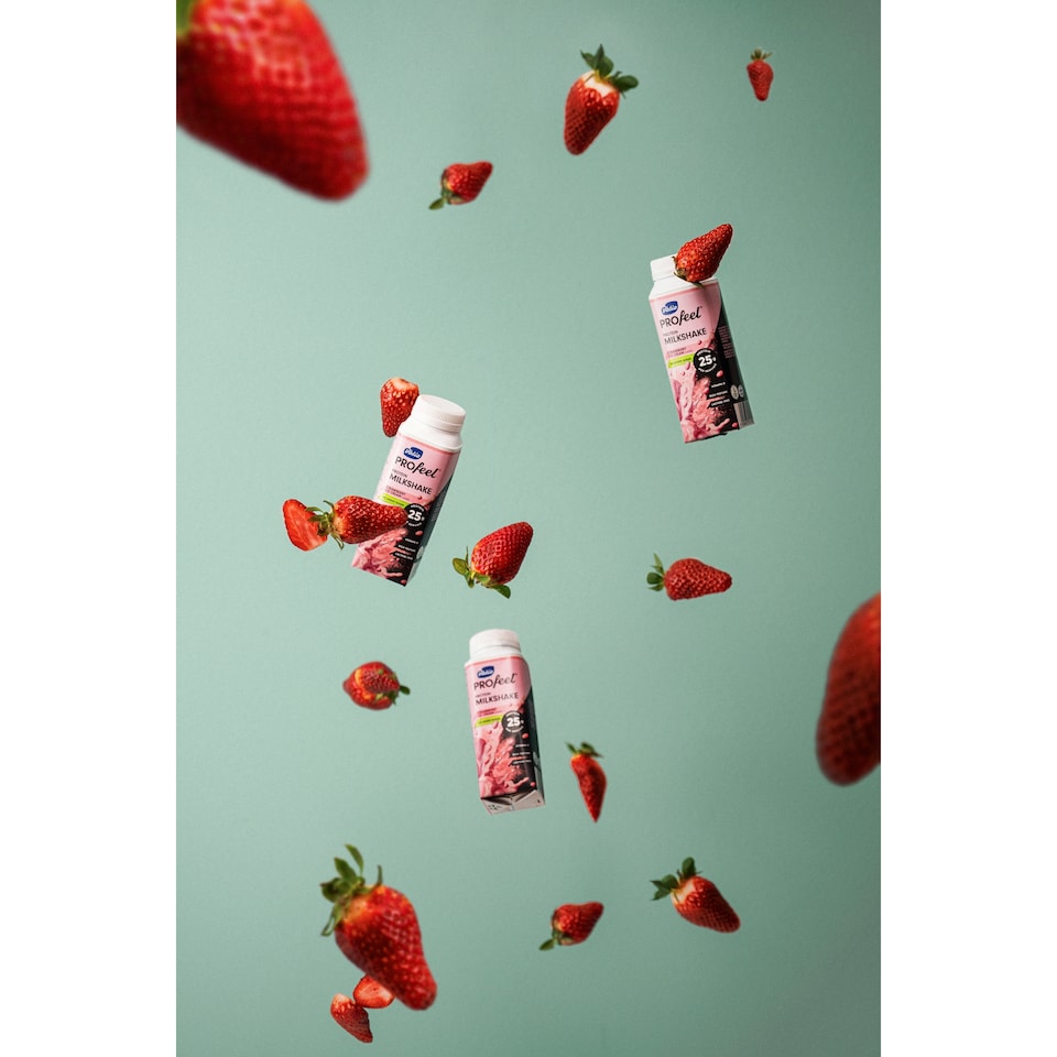 Valio PROfeel Protein Strawberry Ice Cream Milkshake 250ml - Tesco ...