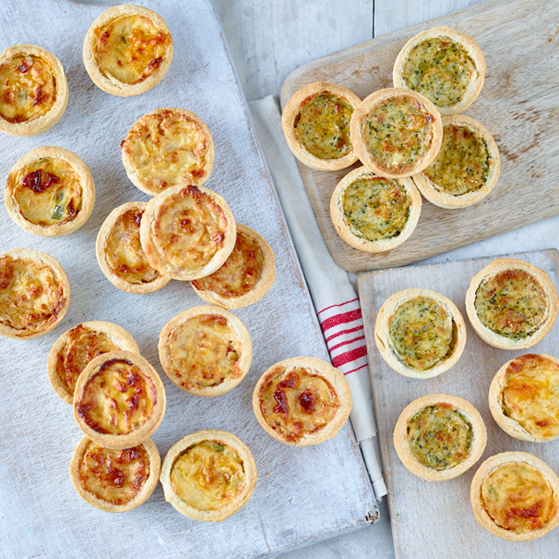 86 T. E/Entrning 24 Mini Quiche Selection 552g - Tesco Groceries