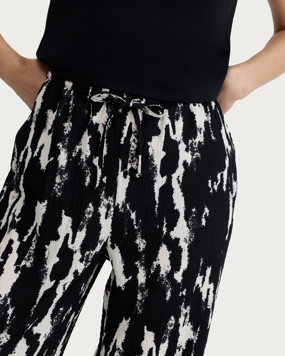 F&F Abstract Print Wide Leg Trousers in Multi Black - Tesco Groceries