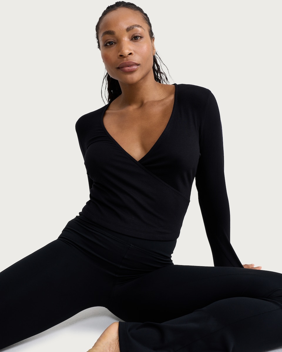 F&F Active ULTRASTRETCH Wrap Front Top in Black - Tesco Groceries
