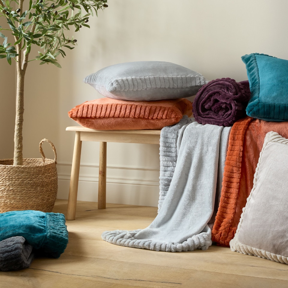 Catherine Lansfield Velvet and Faux Fur Soft Touch Blanket Throw | Grey ...