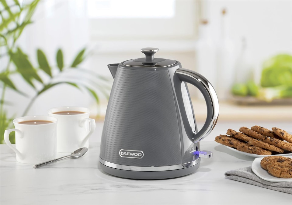 Daewoo Grey Stirling 1.7L Pyramid Kettle - Tesco Groceries
