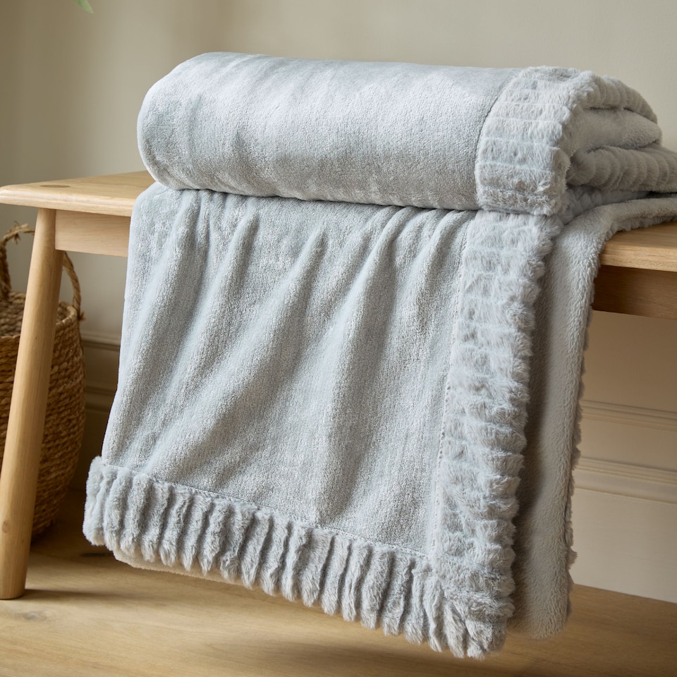 Catherine Lansfield Velvet And Faux Fur Soft Touch Blanket Throw ...