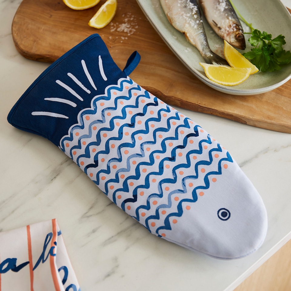Ulster Weavers Catch of the Day Gauntlet Oven Glove Multi - Tesco Groceries