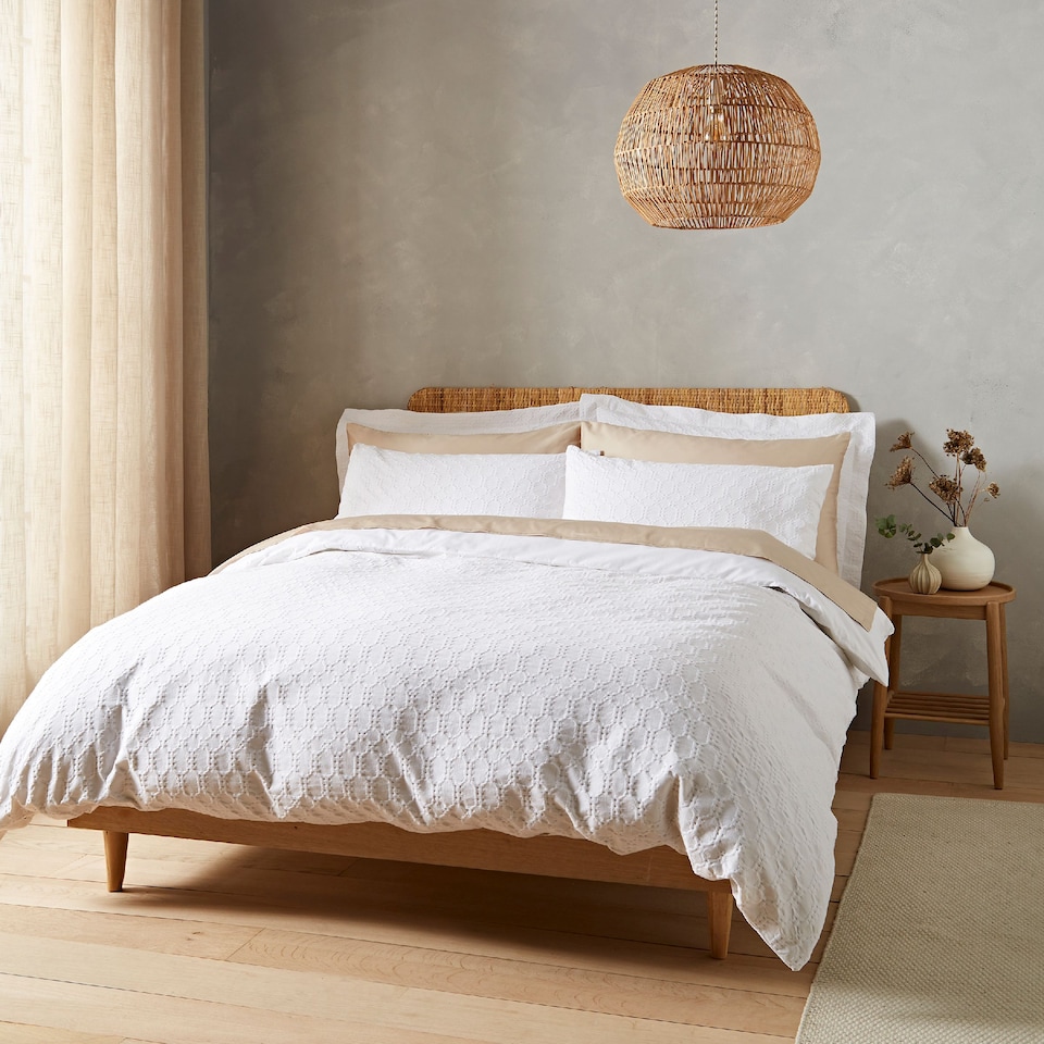 180 Thread Count Waffle Cotton Circle Duvet Cover Set | White | Super ...