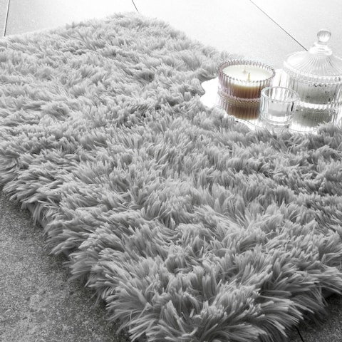 Catherine Lansfield Cuddly Deep Pile Faux Fur Bath Mat | Silver ...