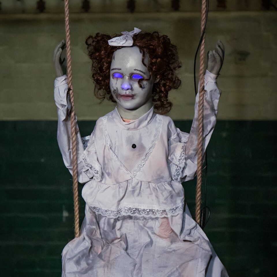 5.5ft Motion Activated Animated Swinging Decrepit Halloween Doll with ...