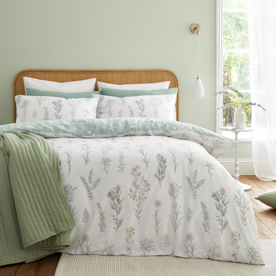 Wild Flowers 200 Thread Count Cotton Reversible Duvet Cover Set | Green ...