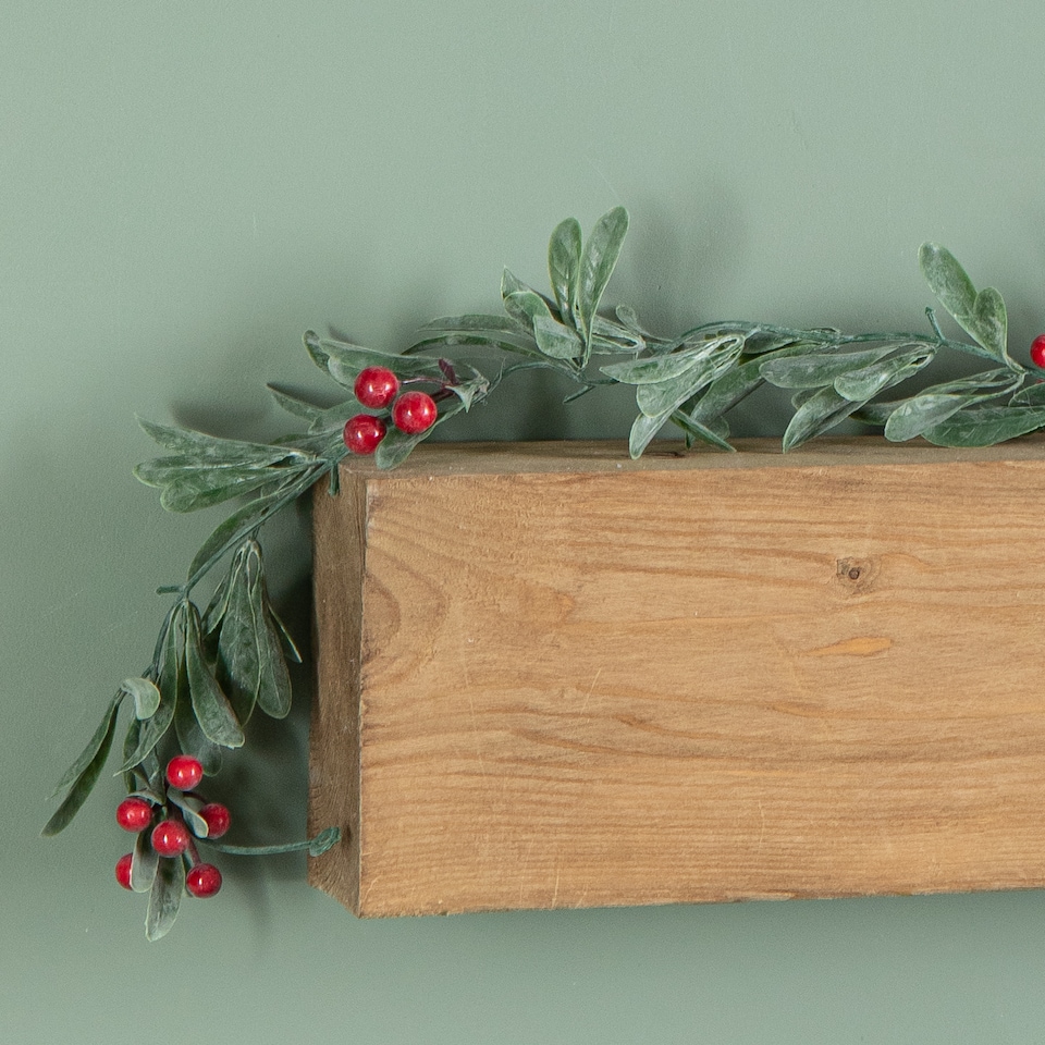 1.90m Festive Garland with Green Seasonal Leaves and Red Berries ...