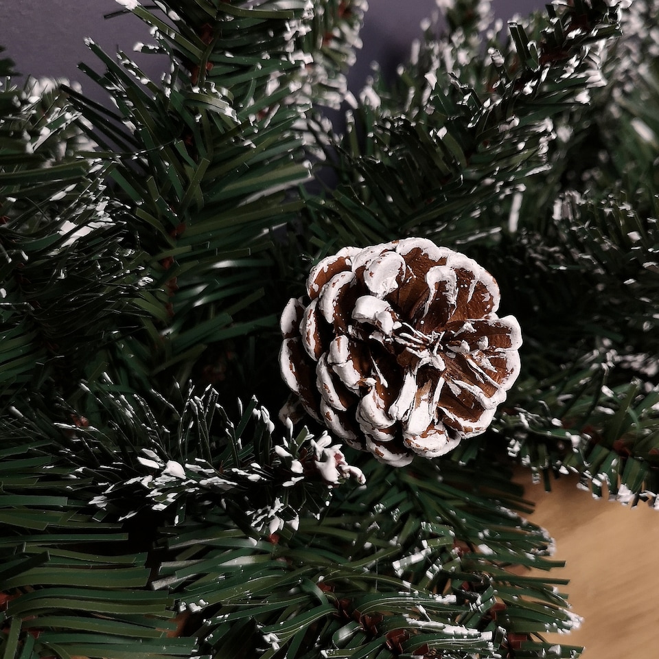 Premier Christmas Rocky Mountain Garland 2.7m Snow Flocked with Cones ...