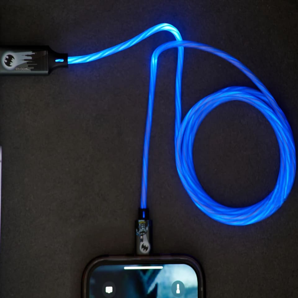 Lazerbuilt Batman Light-Up Lightning Cable with Flowing LED Effect ...