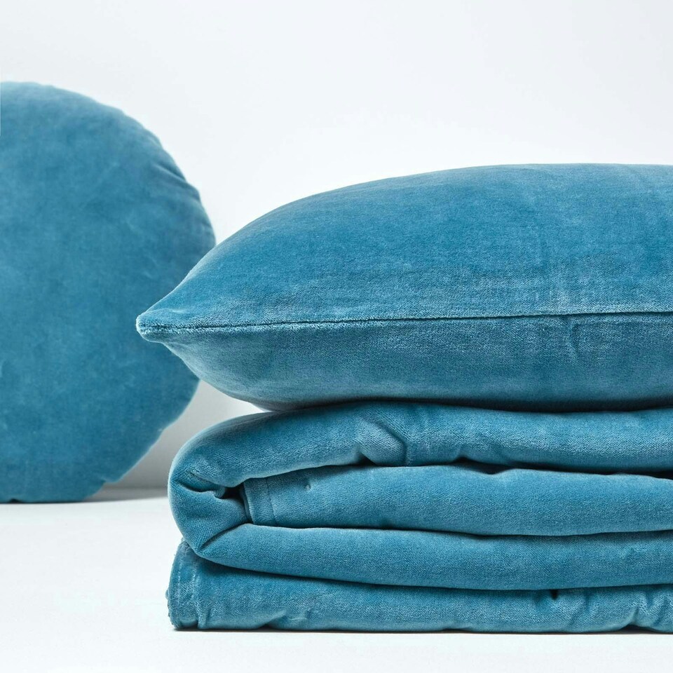 Homescapes Blue Velvet Quilted Throw - 150 x 200 cm - Tesco Groceries