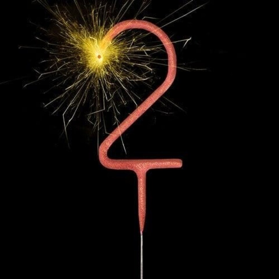 Rose Gold Number 2 Non Hand Held Sparkler 17cm - Tesco Groceries
