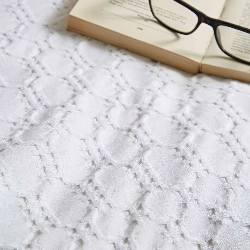 180 Thread Count Waffle Cotton Circle Duvet Cover Set | White | Super ...